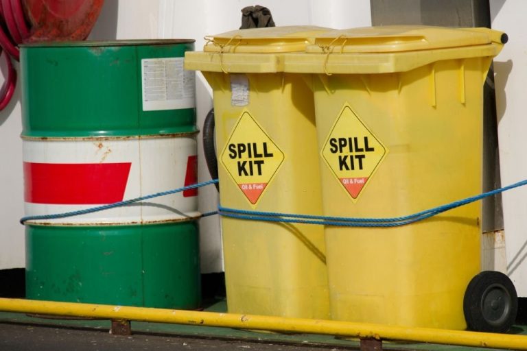 GUIDE TO USING A CHEMICAL SPILL RESPONSE KIT - Bignanotech
